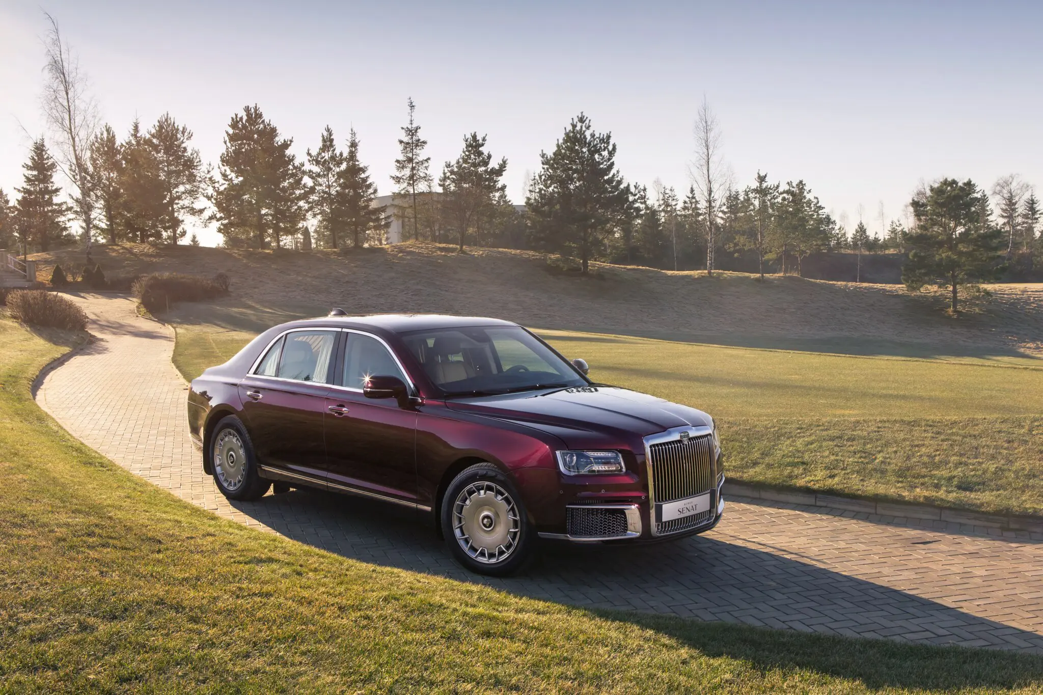 Aurus Senat 2024 года выпуска появился в продаже у одного из дилеров